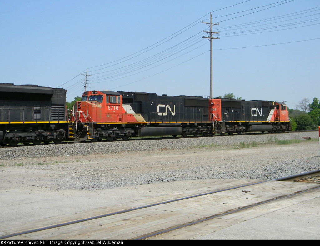 CN 5609 & CN 5716